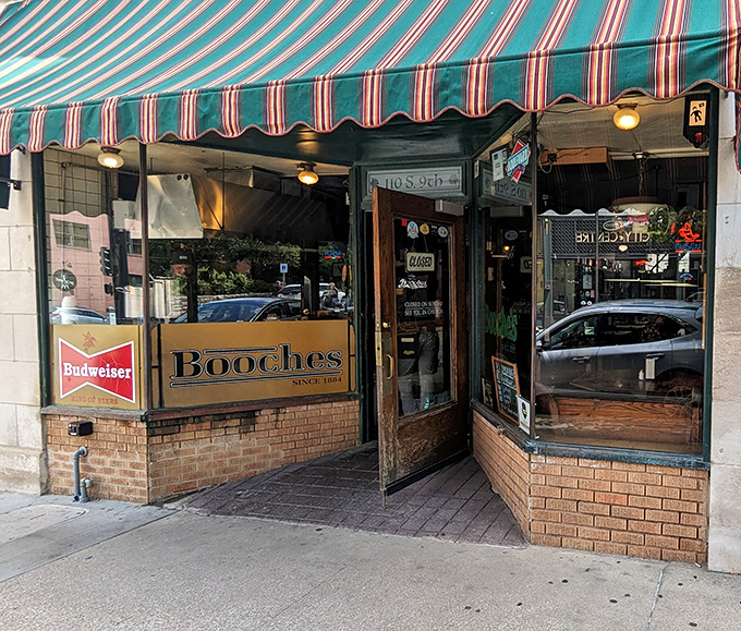 The unassuming storefront hides Columbia's worst-kept secret&mdash;burgers served on wax paper that outshine those on fancy china plates.