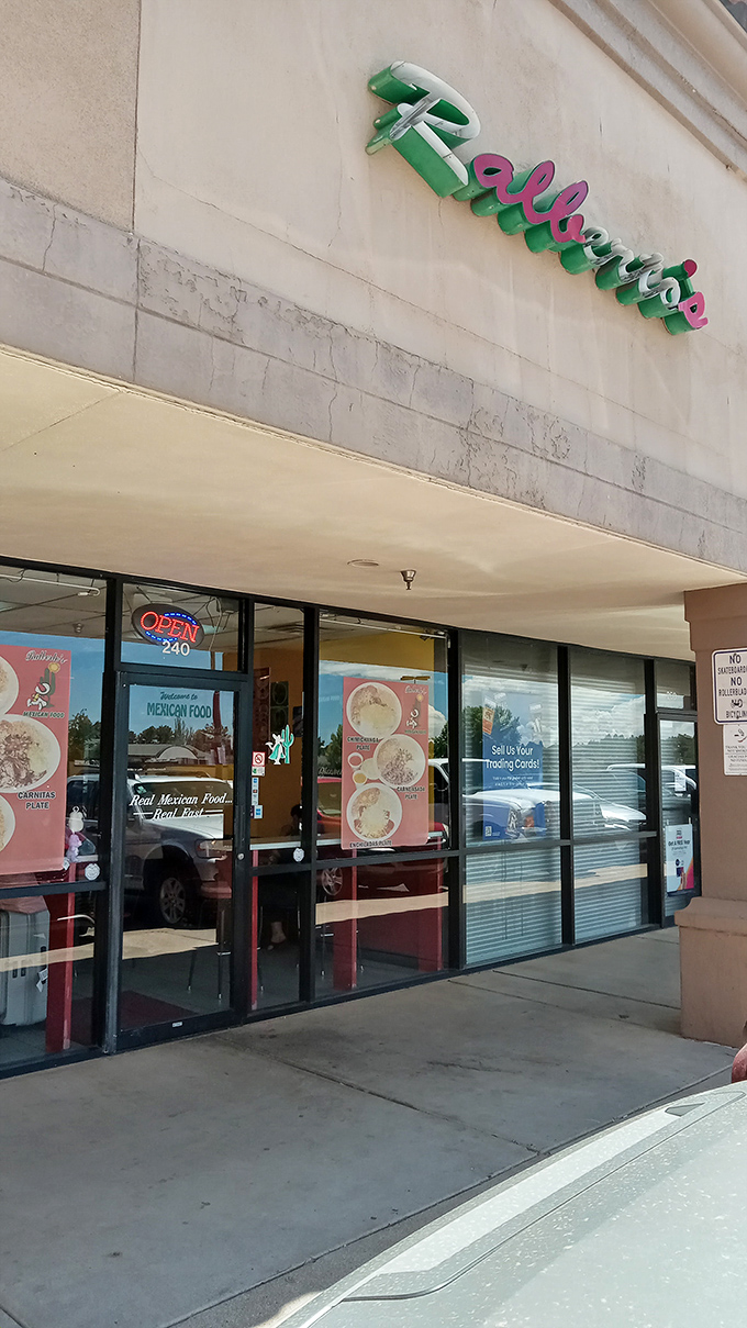 The green and red accents of Ralbertos hint at the Mexican flag colors and the flavorful treasures waiting inside this Flagstaff gem.