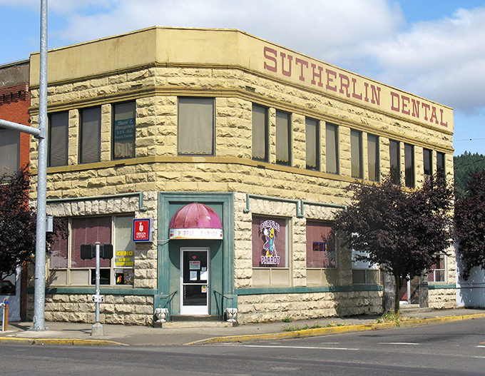 Morning light highlights Sutherlin's downtown charm, where retirement dollars go further than you might expect.