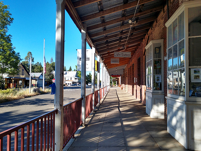 Wooden boardwalks that don't squeak are almost disappointing. Georgetown's covered walkways offer shade from summer sun and shelter from winter snow.