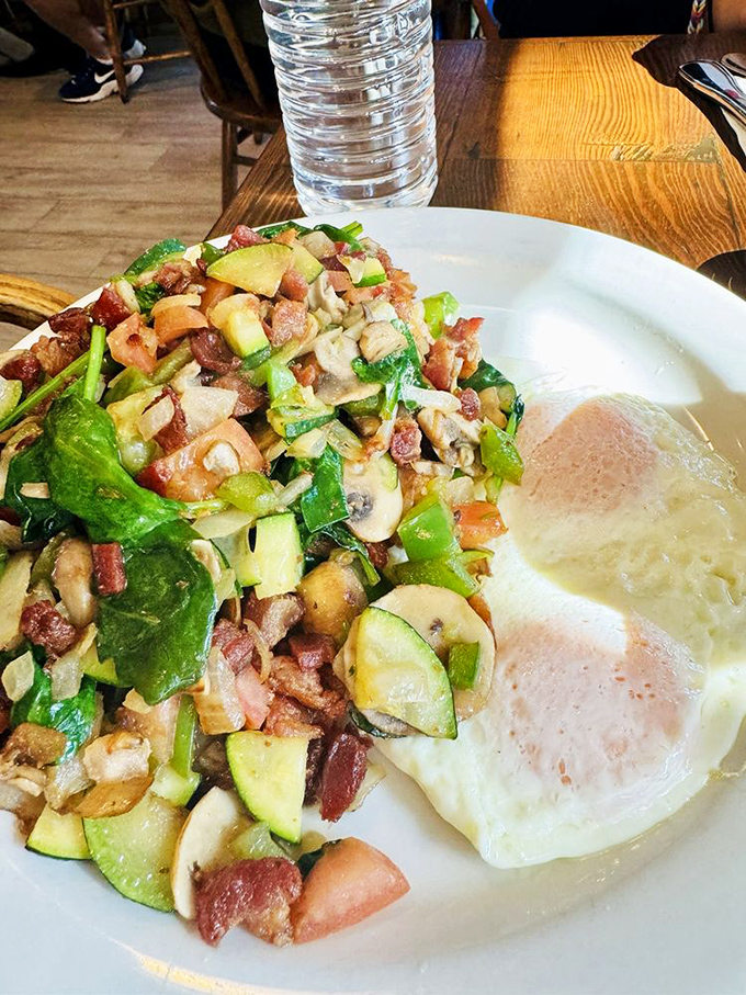 A veggie scramble so loaded it counts as your weekly farmers market visit. Proof that healthy can still be indulgent.