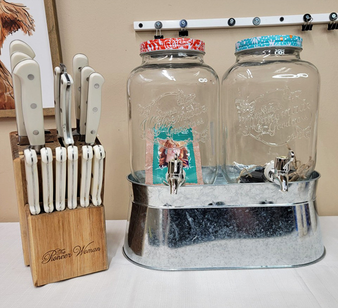 The Pioneer Woman knife block and drink dispensers&mdash;suburban kitchen status symbols now available at thrift store prices.