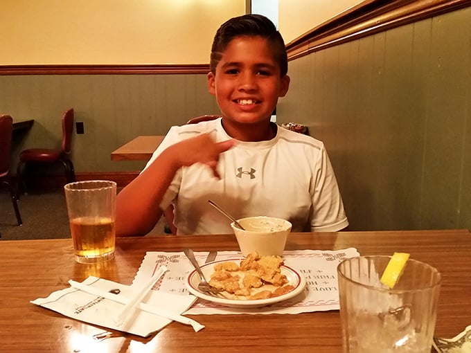 Even the youngest food critics approve of Mountain Gate's offerings&mdash;that smile says more than any Michelin star ever could.