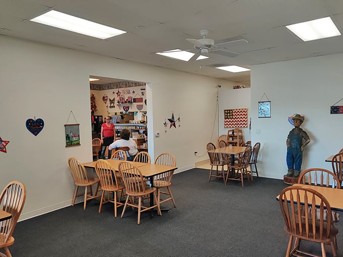 A dining room that feels like it's been waiting for you. The decor says "America" without shouting it&mdash;just like the best diners should.