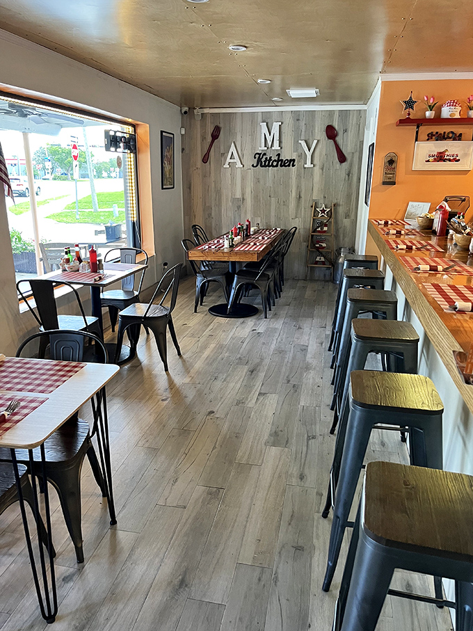 The dining room manages that perfect balance &ndash; enough space to eat comfortably but cozy enough that your food doesn't get lonely on the journey to your mouth.