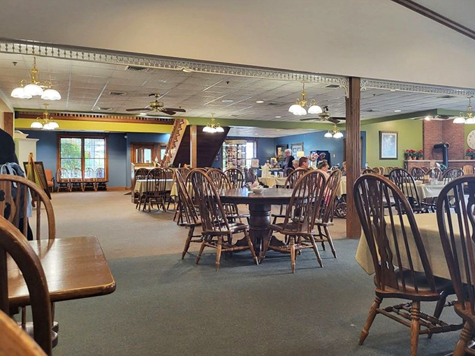 Where wooden chairs and hearty meals come together in perfect harmony. Like dining in a Norman Rockwell painting, but with better food.