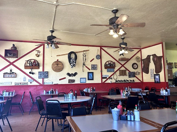 Red and white western decor that doesn't just say "howdy"&mdash;it practically lassoes you into Arizona's ranching heritage.