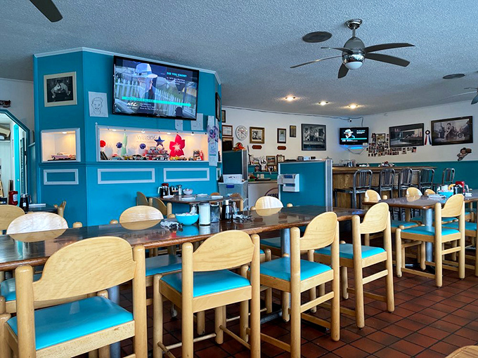 Where turquoise meets nostalgia and everybody knows which booth gives you the best people-watching angles.