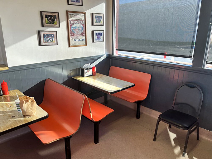 These orange booths have witnessed countless burger epiphanies. Simple, clean, and ready for your moment of beef-induced bliss.