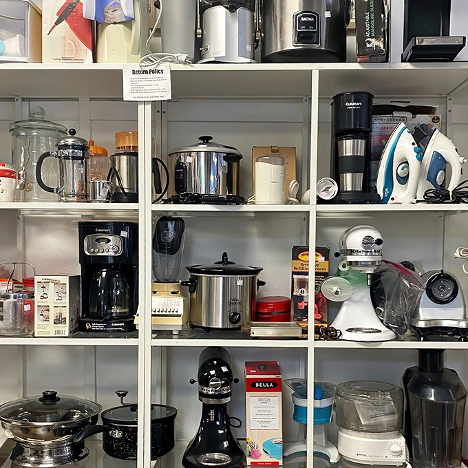 Kitchen appliances galore! From coffee makers to stand mixers, these gently-used gadgets are ready for their second act in your culinary productions.