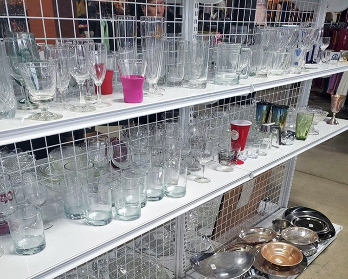 Glassware so meticulously arranged it could make a minimalist weep with joy. Your mismatched collection at home is suddenly feeling very judged.