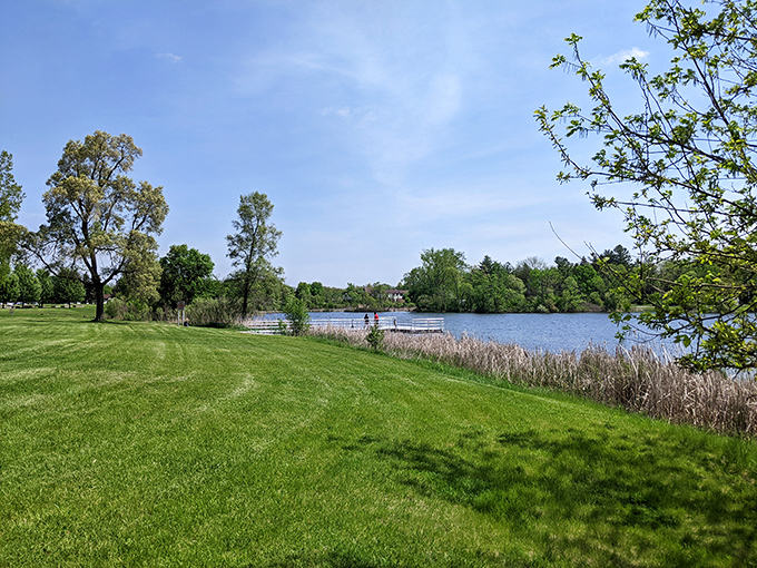 The manicured shoreline of Hopkins Lake creates that perfect balance between wilderness and civilization&mdash;nature, but with convenient parking.