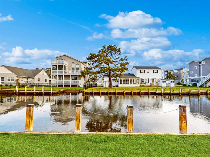 Blue skies, bluer water, and homes that understand the assignment – this is canal living that makes even landlubbers contemplate boat ownership.