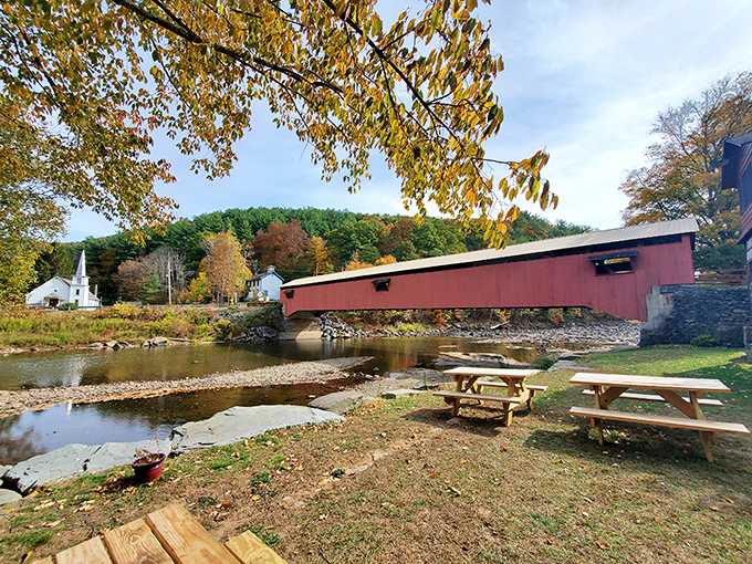 Picnic tables with million-dollar views. Lunch with a side of covered bridge&mdash;the kind of dining experience money usually can't buy.