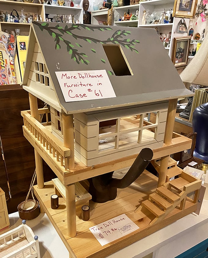Dollhouse dreams with craftsmanship that puts some modern contractors to shame. Tiny real estate that never faces market downturns.