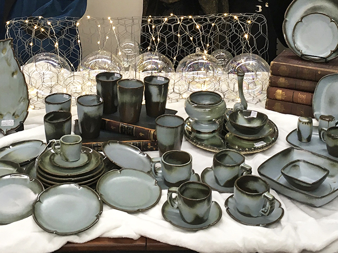 Dinner party conversation starters! This moody ceramic set looks like it belongs in a hip Brooklyn restaurant charging $32 for avocado toast.