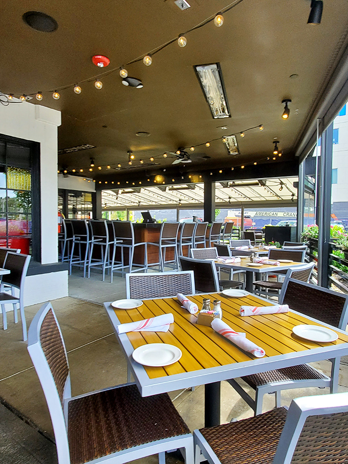 Outdoor dining that feels like your stylish friend's patio&mdash;if your friend were an exceptional chef with impeccable taste in furniture.