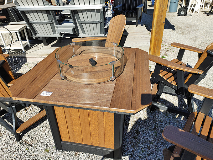 Fire pit perfection that transforms any backyard into the ultimate s'more headquarters. Gather 'round and watch friendship happen naturally.