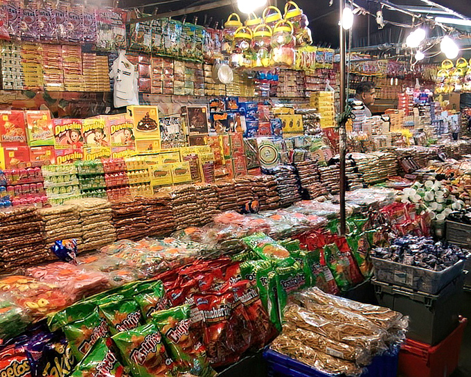 A kaleidoscope of Mexican candies and snacks that would make Willy Wonka jealous. Tamarind, chili, and chamoy flavors dominate this sweet paradise.