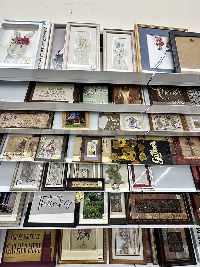 Wall art for every taste &ndash; from "Live Laugh Love" philosophy to floral watercolors that grandma would absolutely approve of.