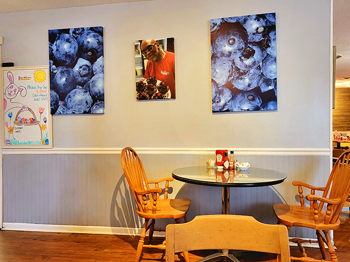 The dining room feels like you've been invited to a secret breakfast club where the password is "extra syrup, please."