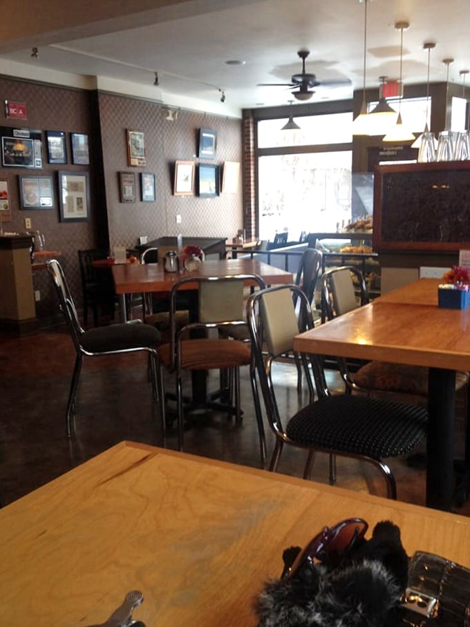 The kind of neighborhood dining room where strangers become friends over shared breakfast experiences.