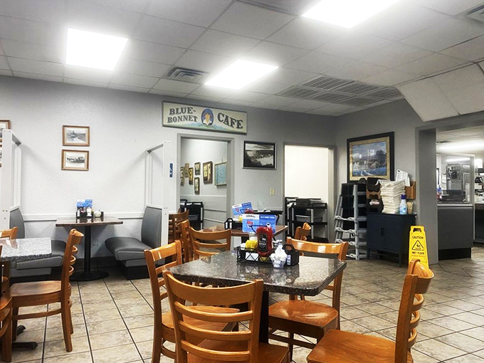 Another angle of the dining room reveals the comfortable simplicity that lets the food be the star. No distractions, just anticipation.
