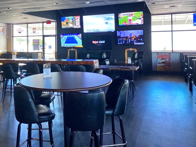 Empty tables never stay that way long at Charann's &ndash; this moment of calm is just the deep breath before the lunchtime plunge.