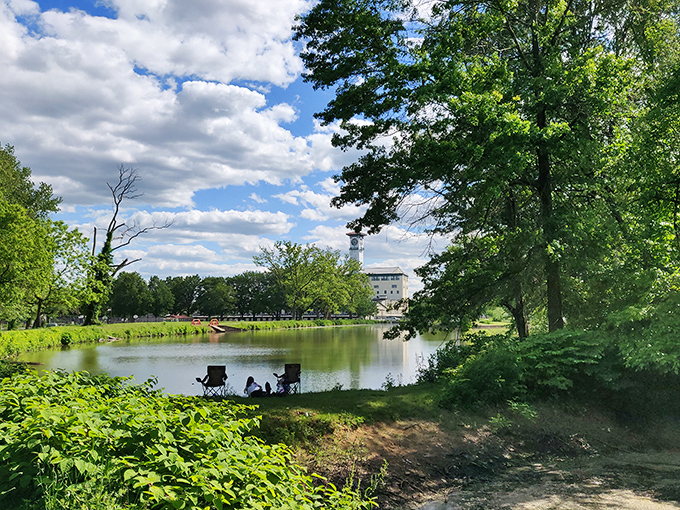 Lakeside relaxation at its finest. Some people pay thousands for waterfront property&mdash;these folks found the budget-friendly alternative.