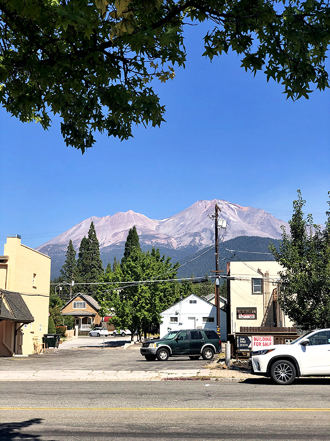 Downtown streets where the mountain photobombs every picture. That peak is the ultimate influencer&mdash;it's been trending for about 200,000 years.