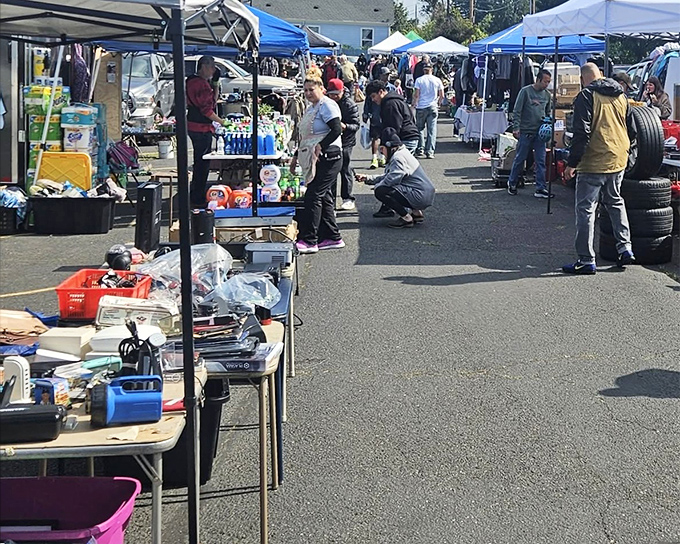 The weekend bazaar in full swing. Like a small village that appears and disappears with the sun, creating community through commerce.