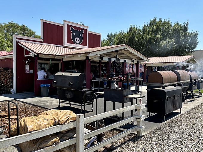 Mountain town BBQ with Sierra Nevada views &ndash; because even hikers need proper brisket fuel sometimes. 