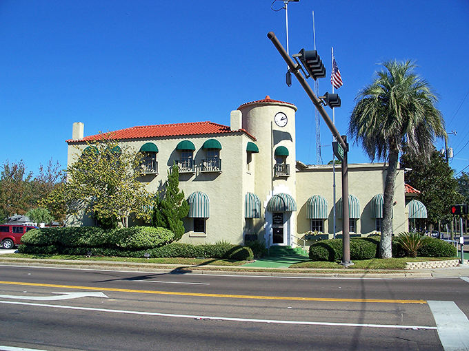 Lynn Haven's colorful buildings create a Main Street where your retirement dollars stretch further than your daily walks.