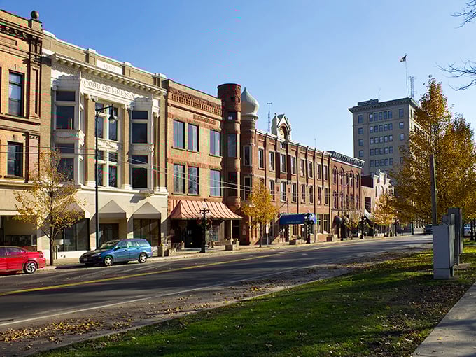 Warren's impressive architecture stands as testament to bygone prosperity, while its human scale keeps the city feeling like home.