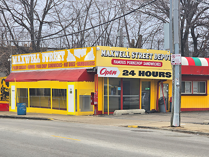 Open 24 hours, this cheerful yellow building houses late-night seafood treasures worth losing sleep for.