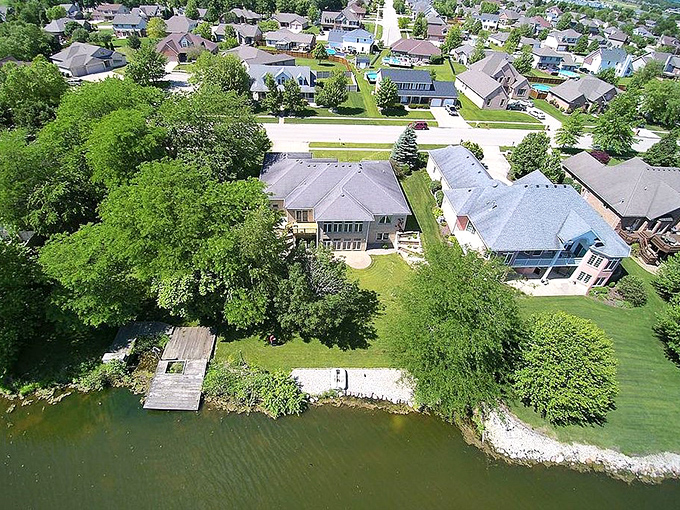 Waterfront properties in Morris offer the ultimate backyard experience&mdash;where morning coffee comes with a side of serenity.