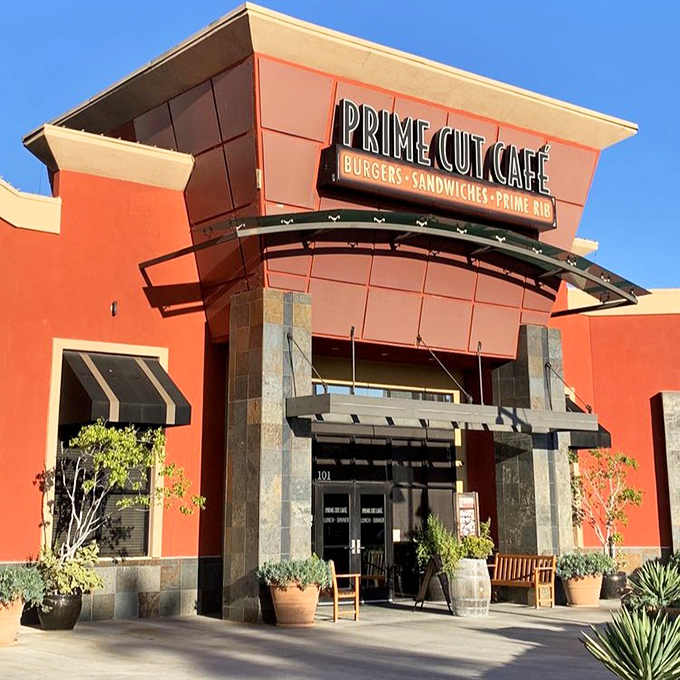 Sleek lines and earth tones welcome steak lovers looking for something different. Prime Cut balances tradition with contemporary style!