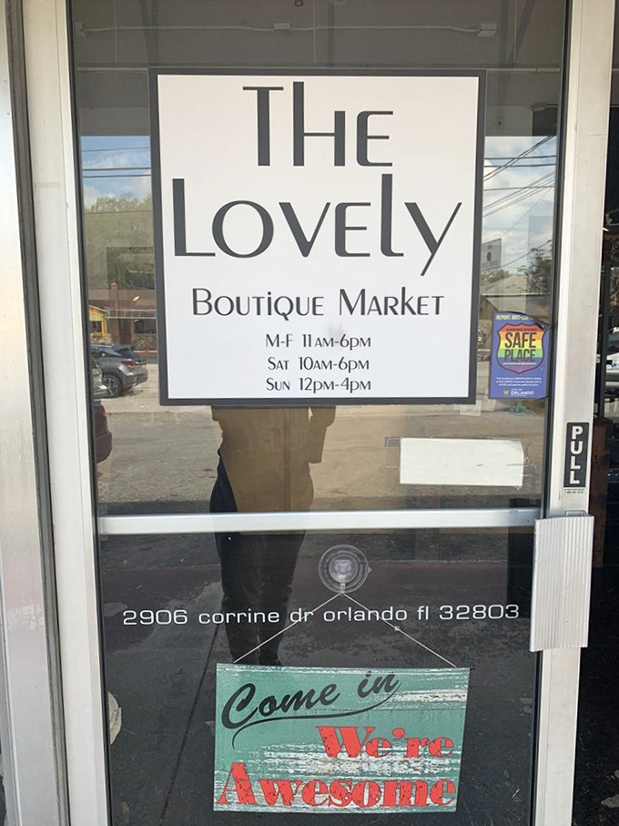 "Come in, we're awesome" says it all. A boutique approach to thrifting that feels more like treasure hunting than bargain shopping!