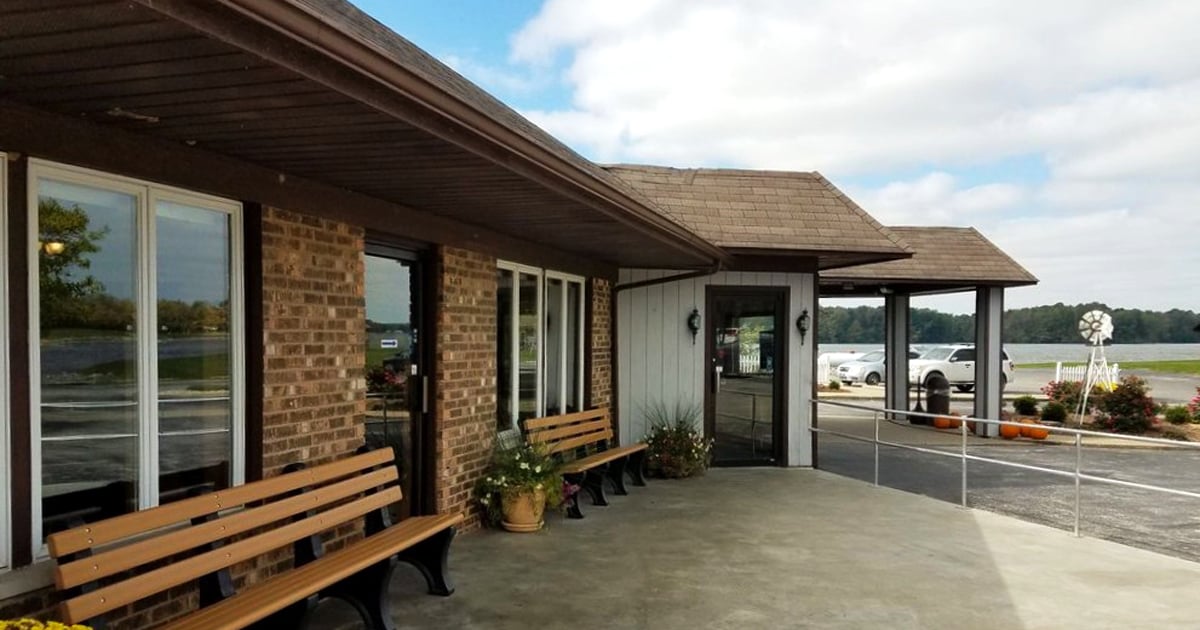 The Amish-Themed Restaurant In Indiana Locals Swear Has The State’s ...