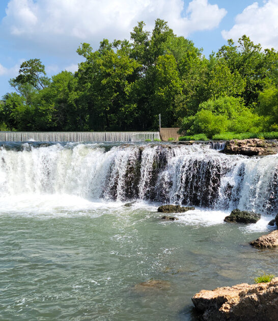 awe inspiring waterfall missouri ftr
