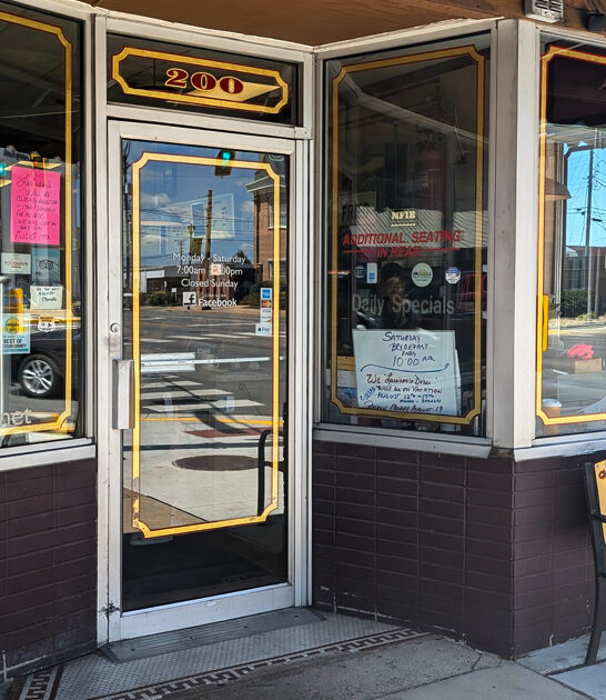 biscuits gravy restaurant indiana ftr