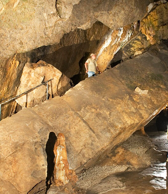 breathtaking underground cave pennsylvania ftr