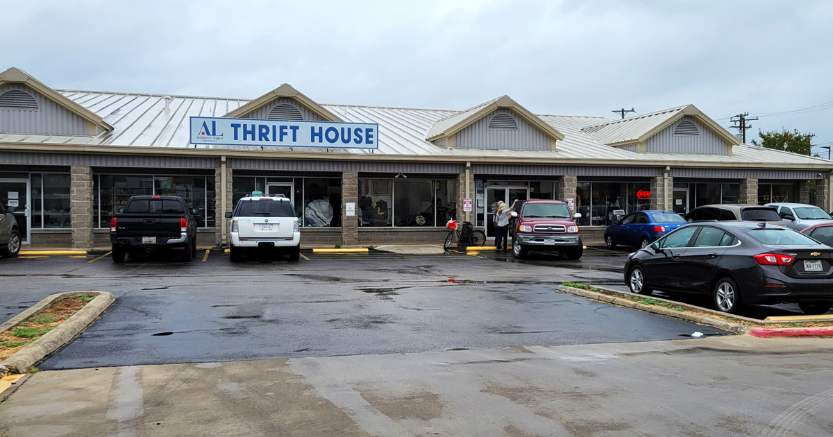 The Massive Thrift Store In Texas Where You Can Fill A Whole Cart For $35