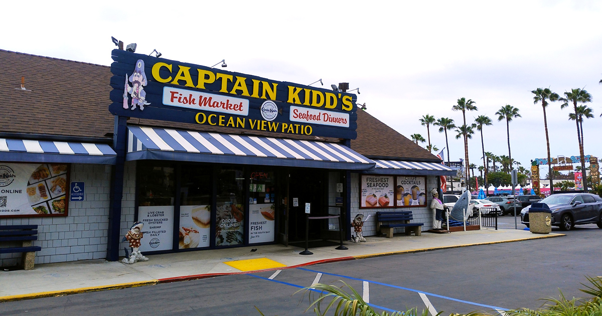 The Best Clam Chowder In The Country Is Hiding Inside This Iconic Fish ...