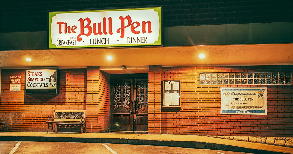 The Old-Fashioned Steakhouse In California Locals Swear Has The State’s ...
