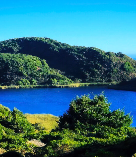 california scenic waterfront town ftr