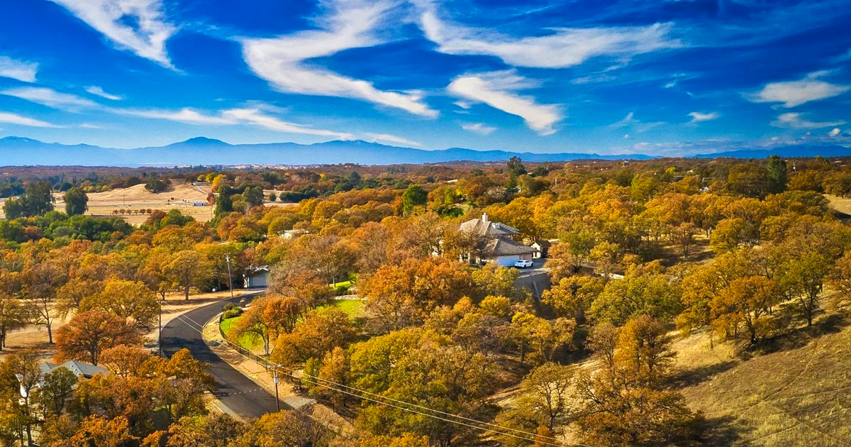 This Picture-Perfect Small Town In California Will Wash All Your ...