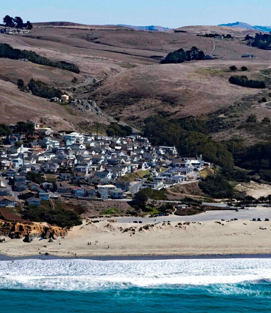 charming beach towns california ftr