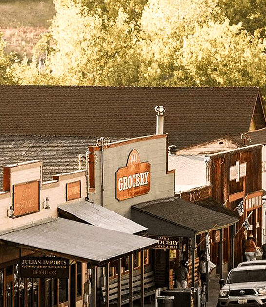 charming mountain town california ftr