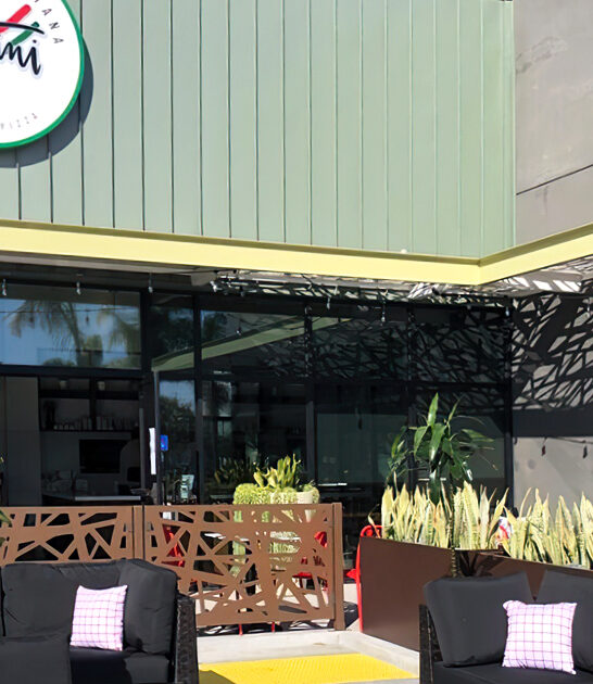 charming pizzeria california cannoli ftr